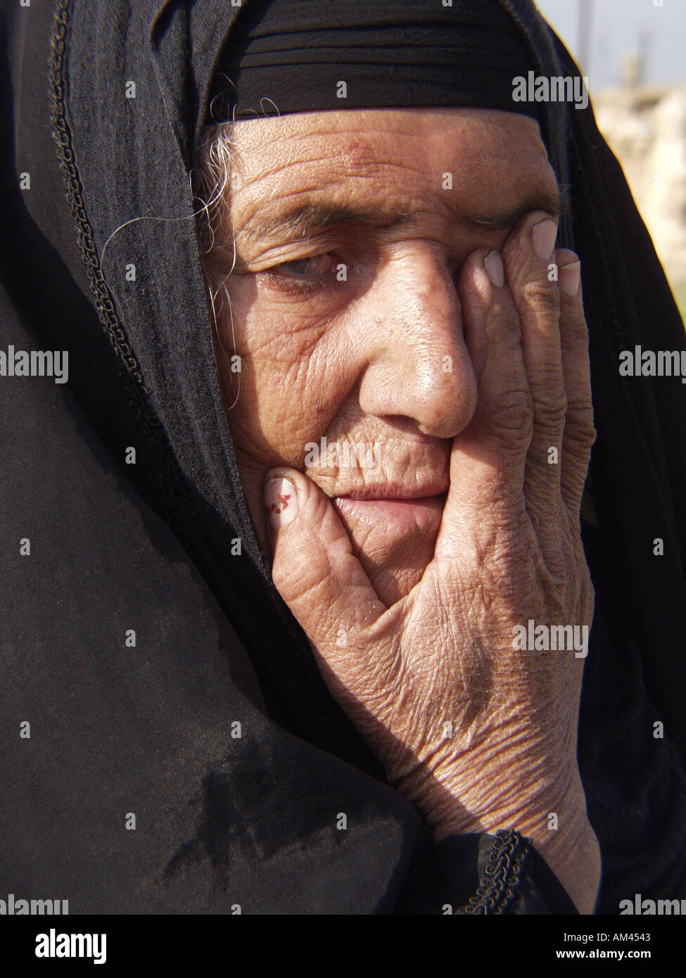 Iraqi woman portrait hi-res stock photography and images - Alamy