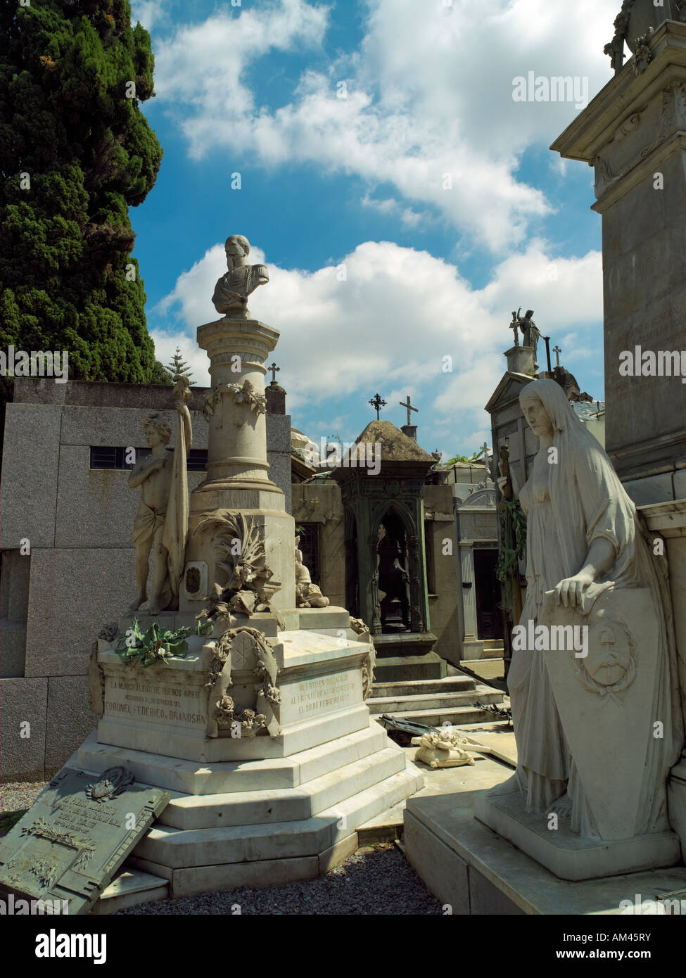 Marble funerary statues hi-res stock photography and images - Alamy