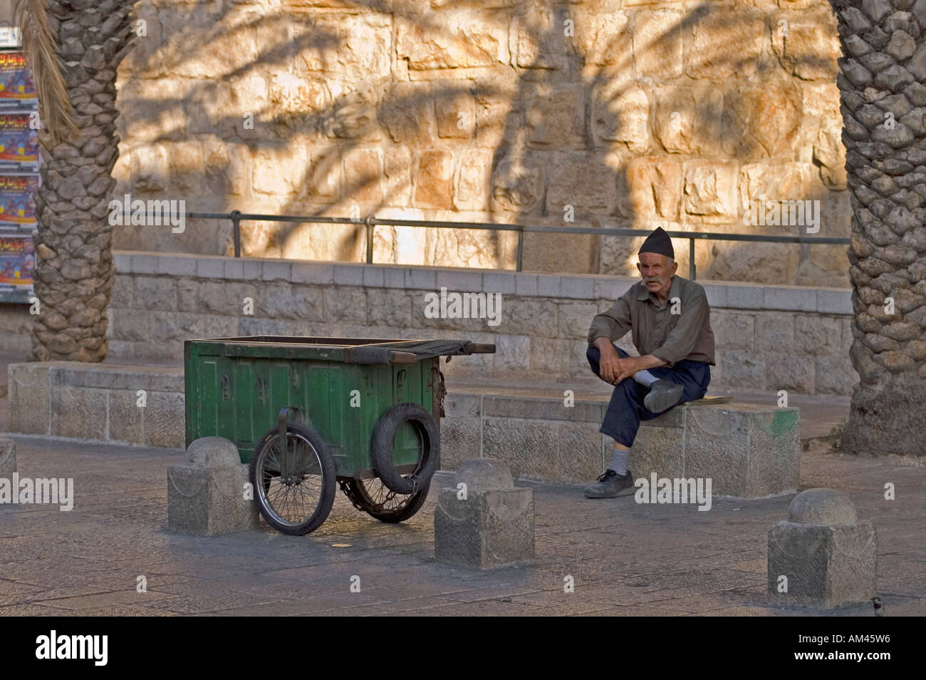 Old Arab man Jerusalem Israel Stock Photo - Alamy
