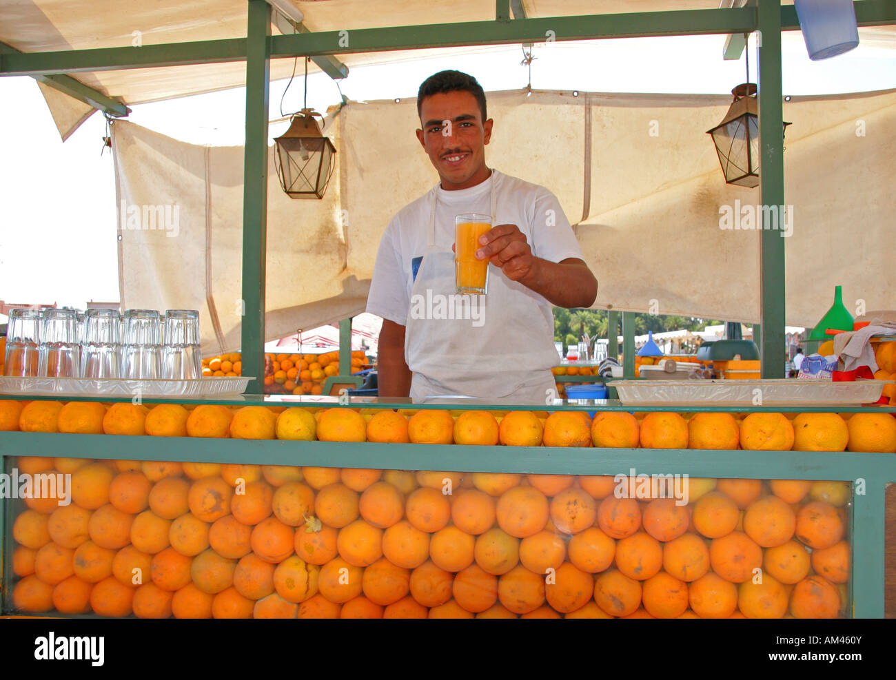 Fresh orange juice vendor Marrakesh Morocco Stock Photo - Alamy