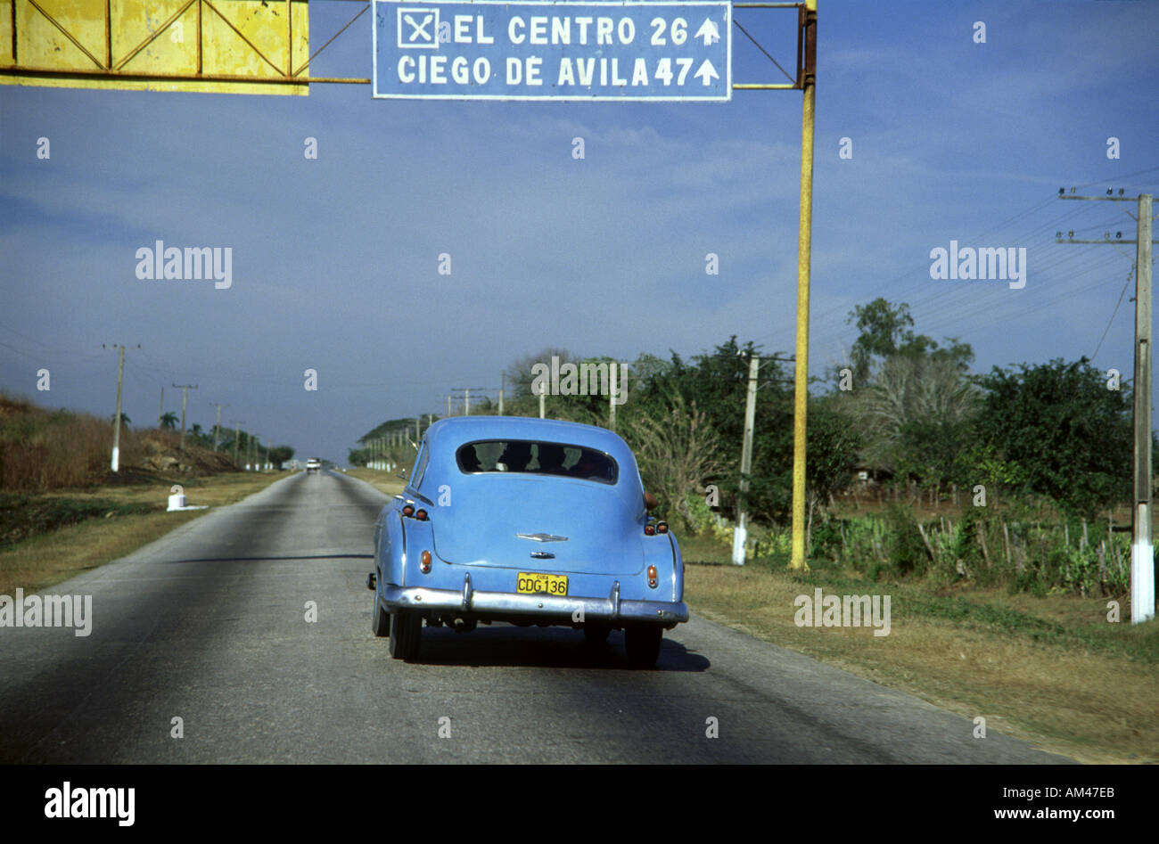 Traffic sign in cuba hi-res stock photography and images - Alamy