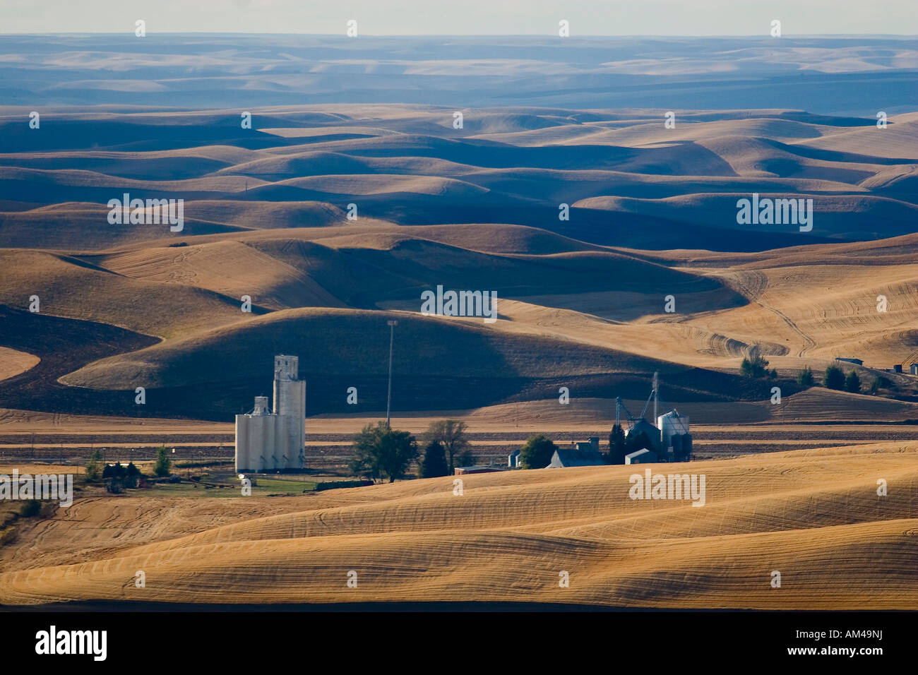 small elevator in Palousse area of eastern Washington farming area ...
