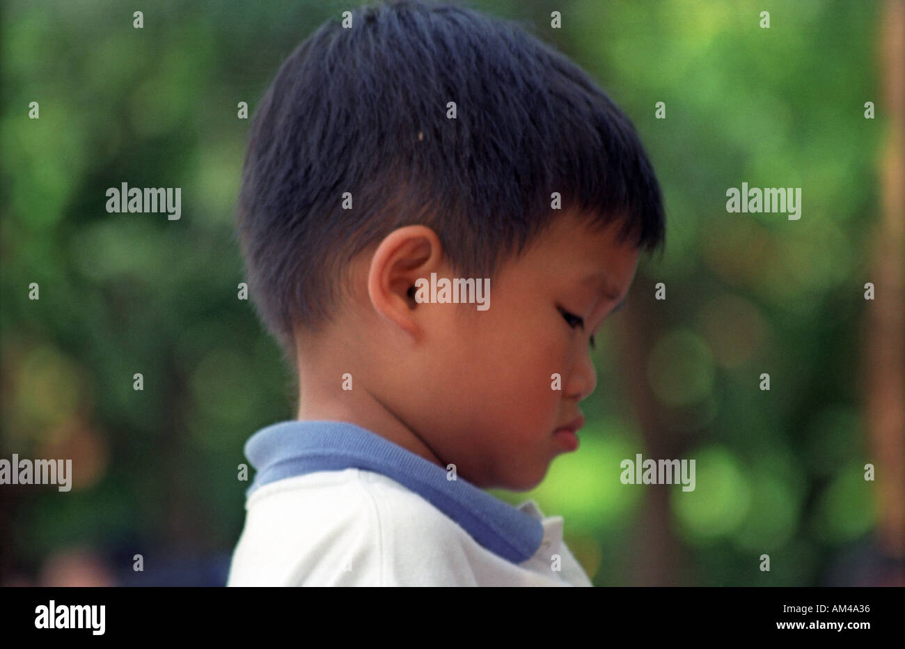 Profile upset child crying in hi-res stock photography and images - Alamy