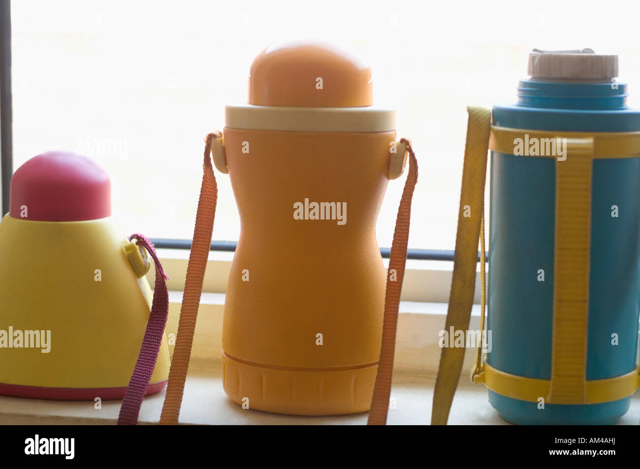 Insulated drink containers hi-res stock photography and images - Alamy