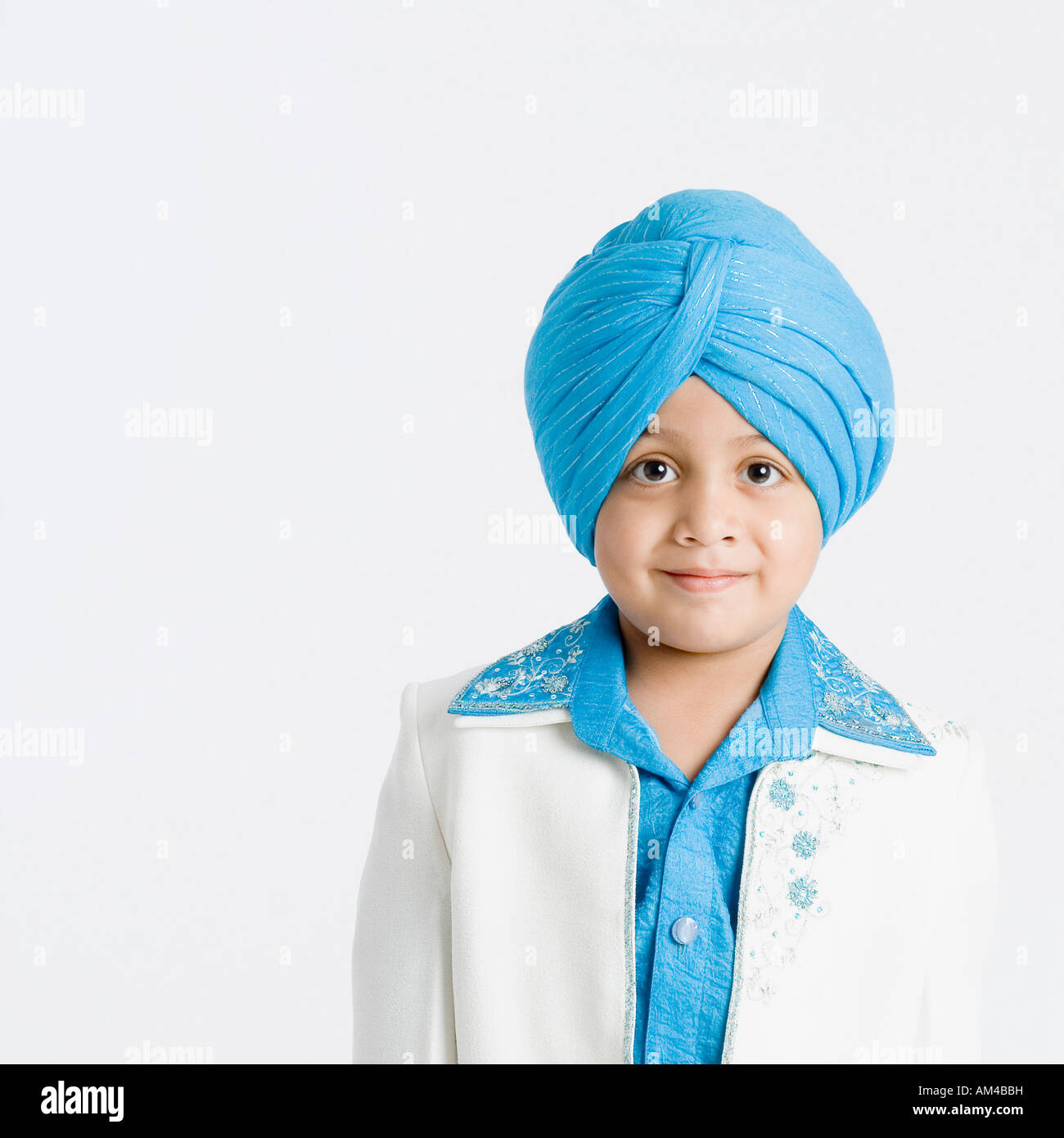 Portrait of sikh boy hi-res stock photography and images - Alamy