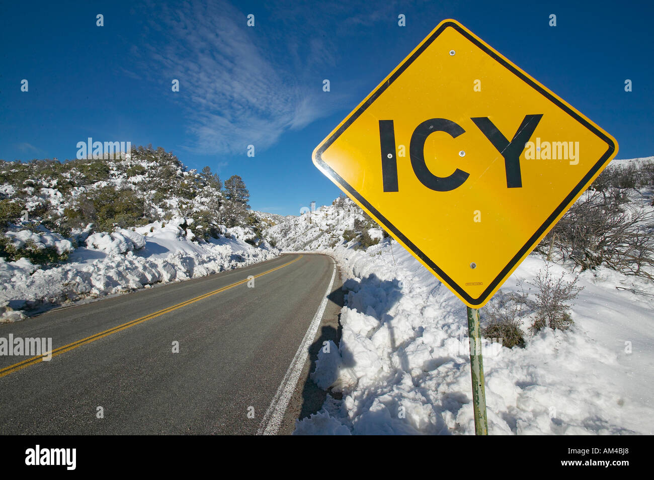 Icy road sign after fresh snowfall along Highway 33 north of Ojai ...