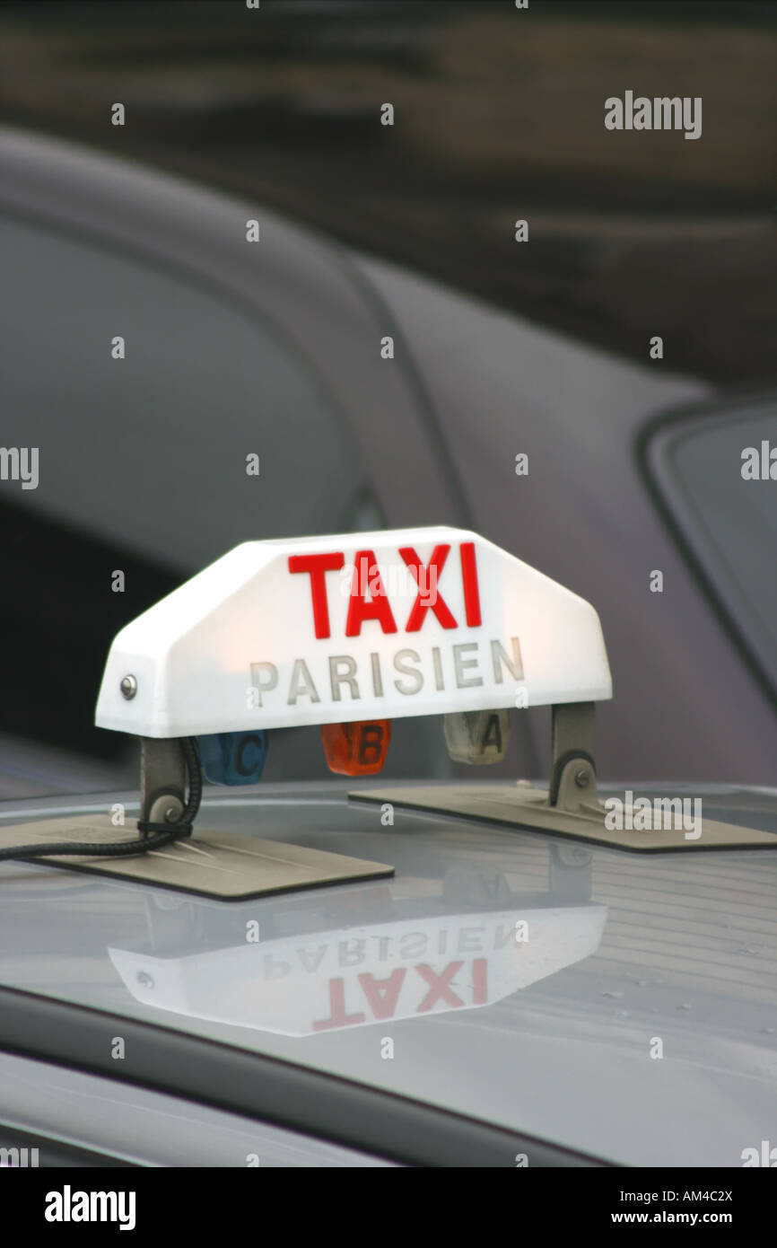 Taxi Parisien Stock Photos & Taxi Parisien Stock Images - Alamy