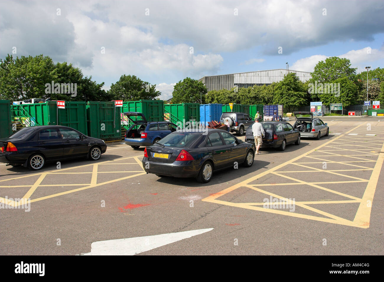Household waste recycling centre hi-res stock photography and images ...