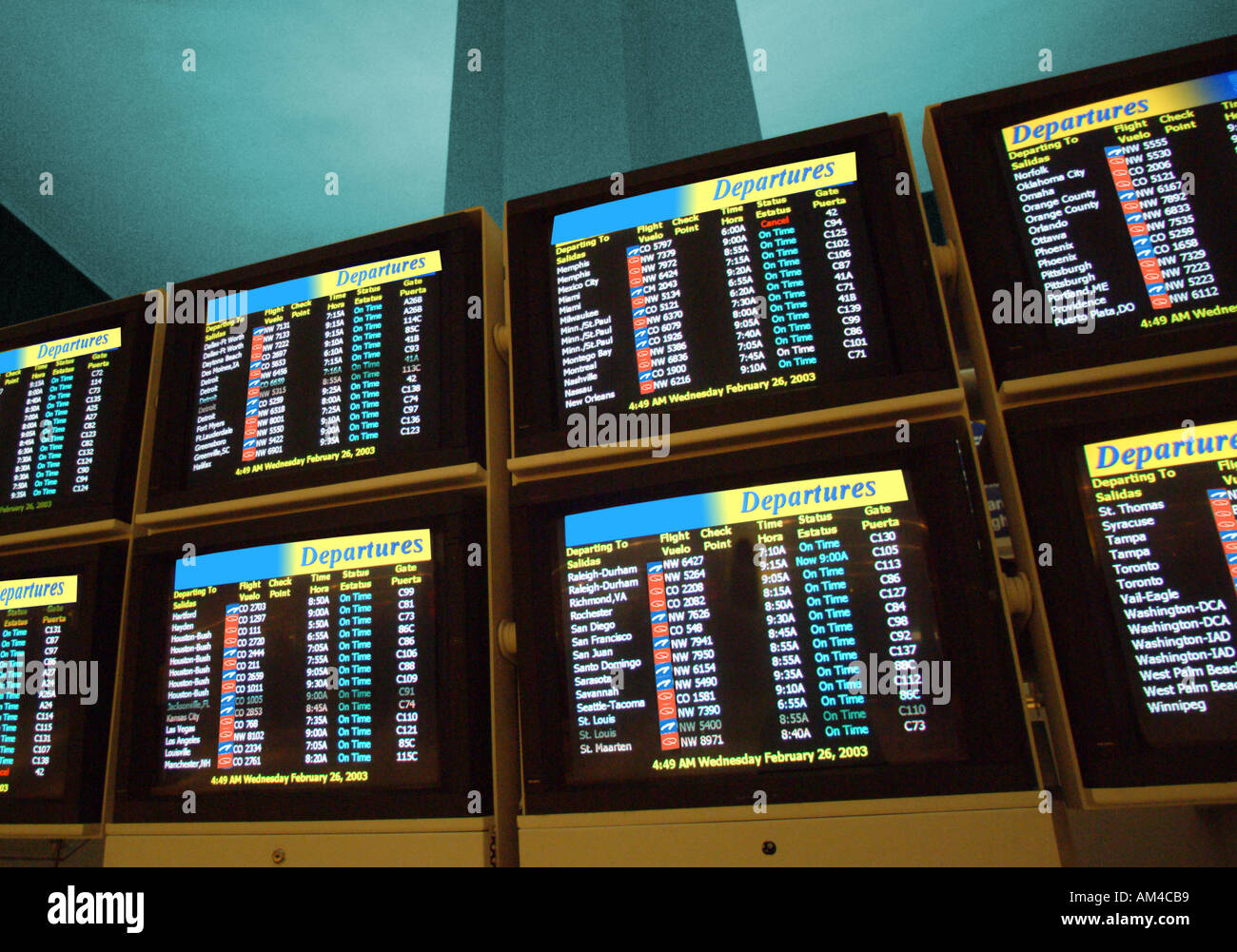 Flight data airport flight number hi-res stock photography and images ...