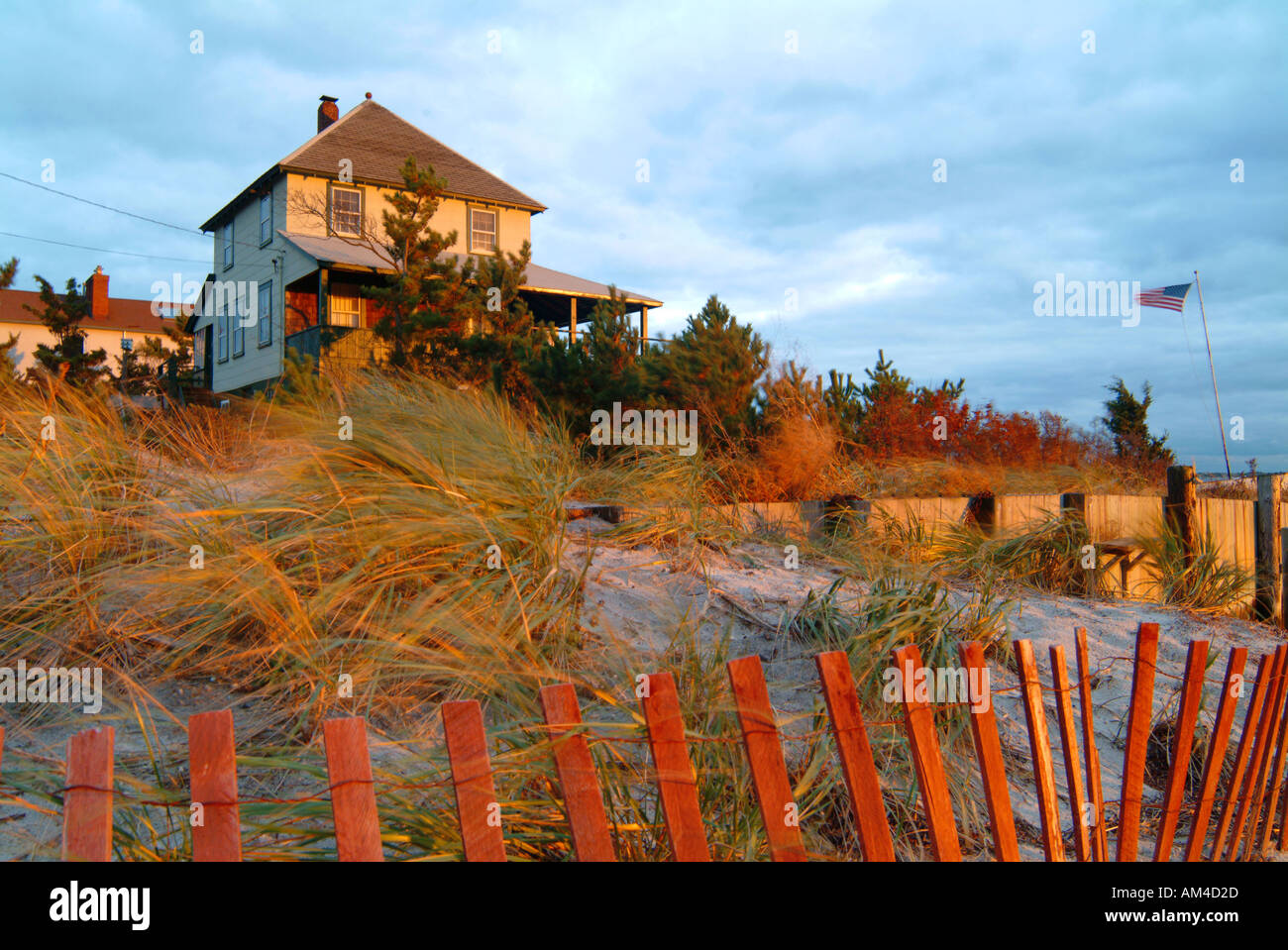 Windy weather with house hi-res stock photography and images - Alamy