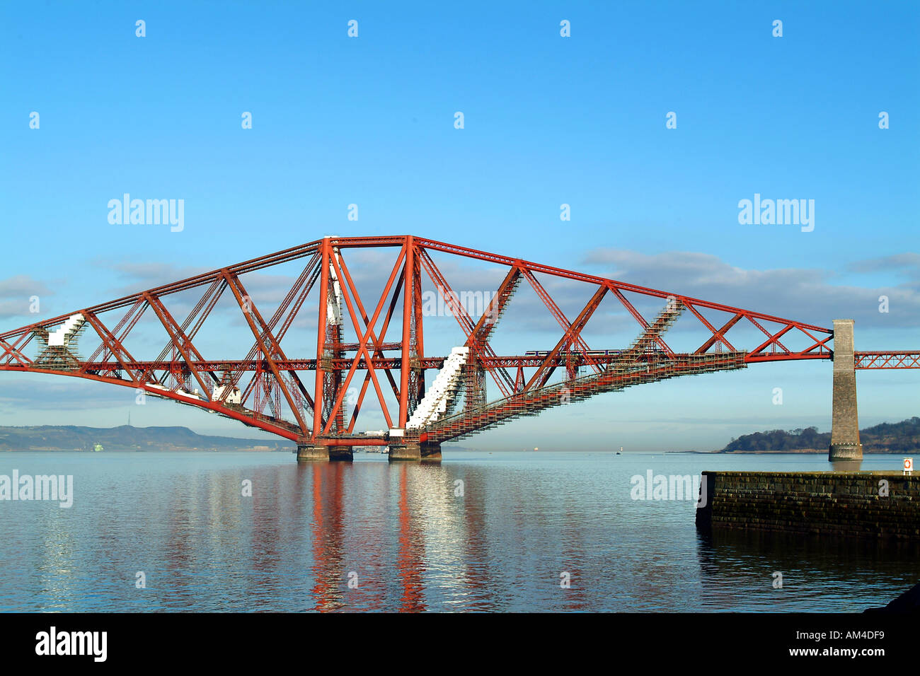 Cantilever construction scaffolding hi-res stock photography and images ...