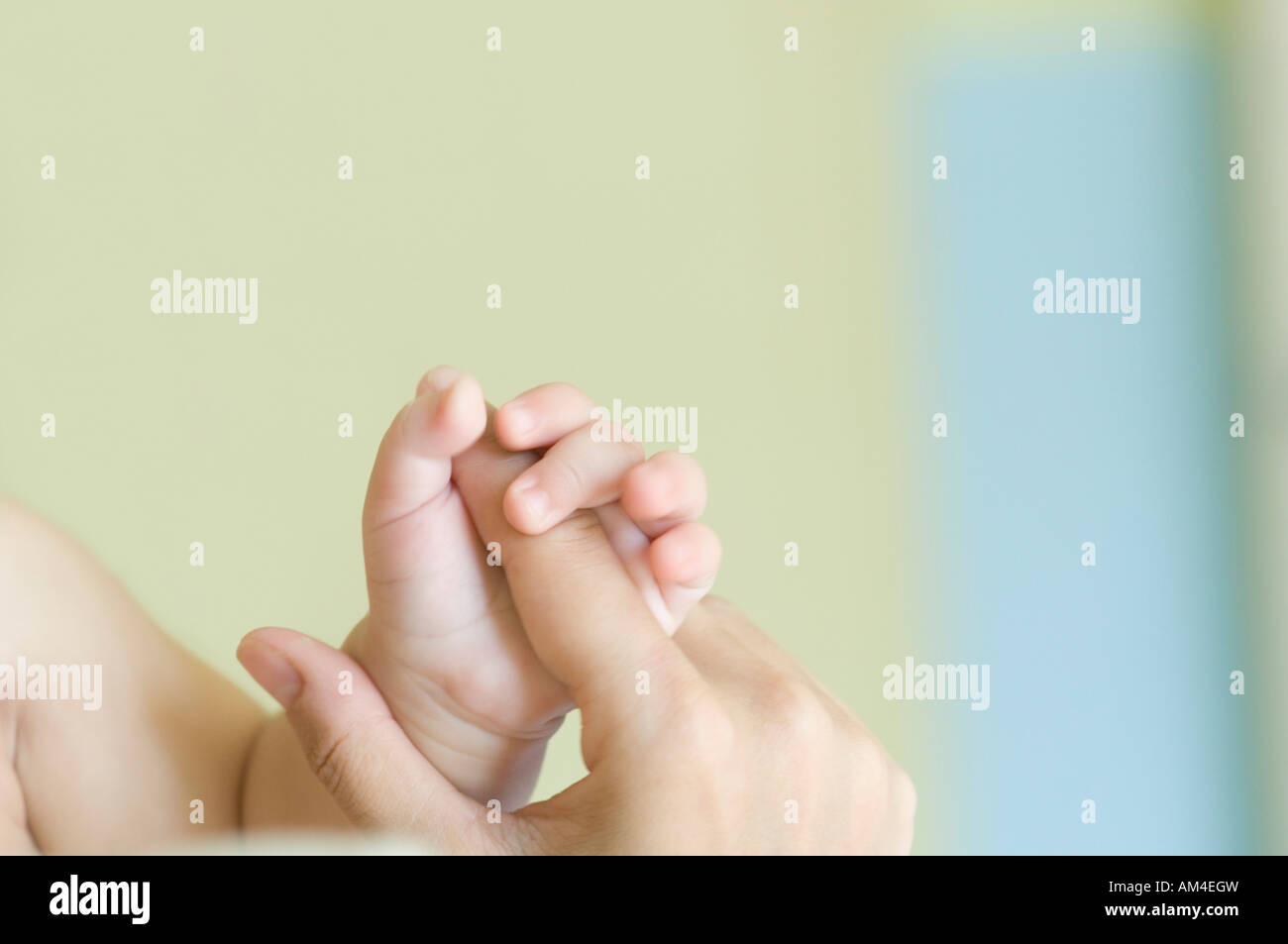 Baby's first steps hi-res stock photography and images - Alamy