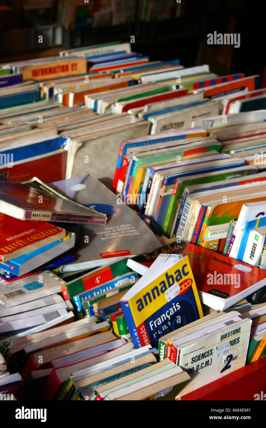 French language books hi-res stock photography and images - Alamy