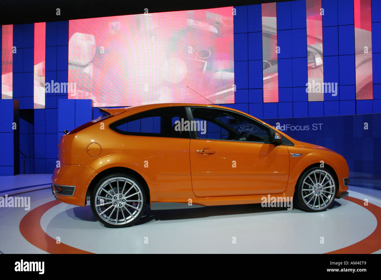 Orange ford focus st hi-res stock photography and images - Alamy