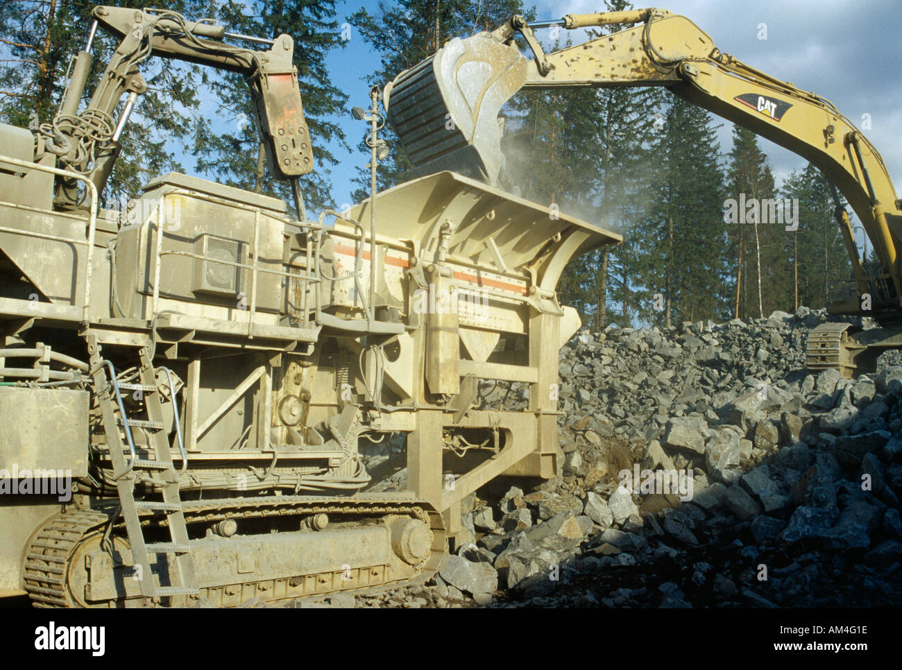 Rock crusher hi-res stock photography and images - Alamy