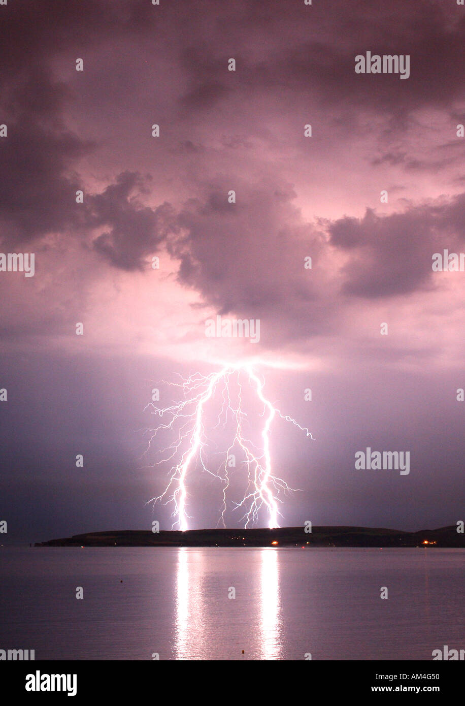 Fork lightning hi-res stock photography and images - Alamy