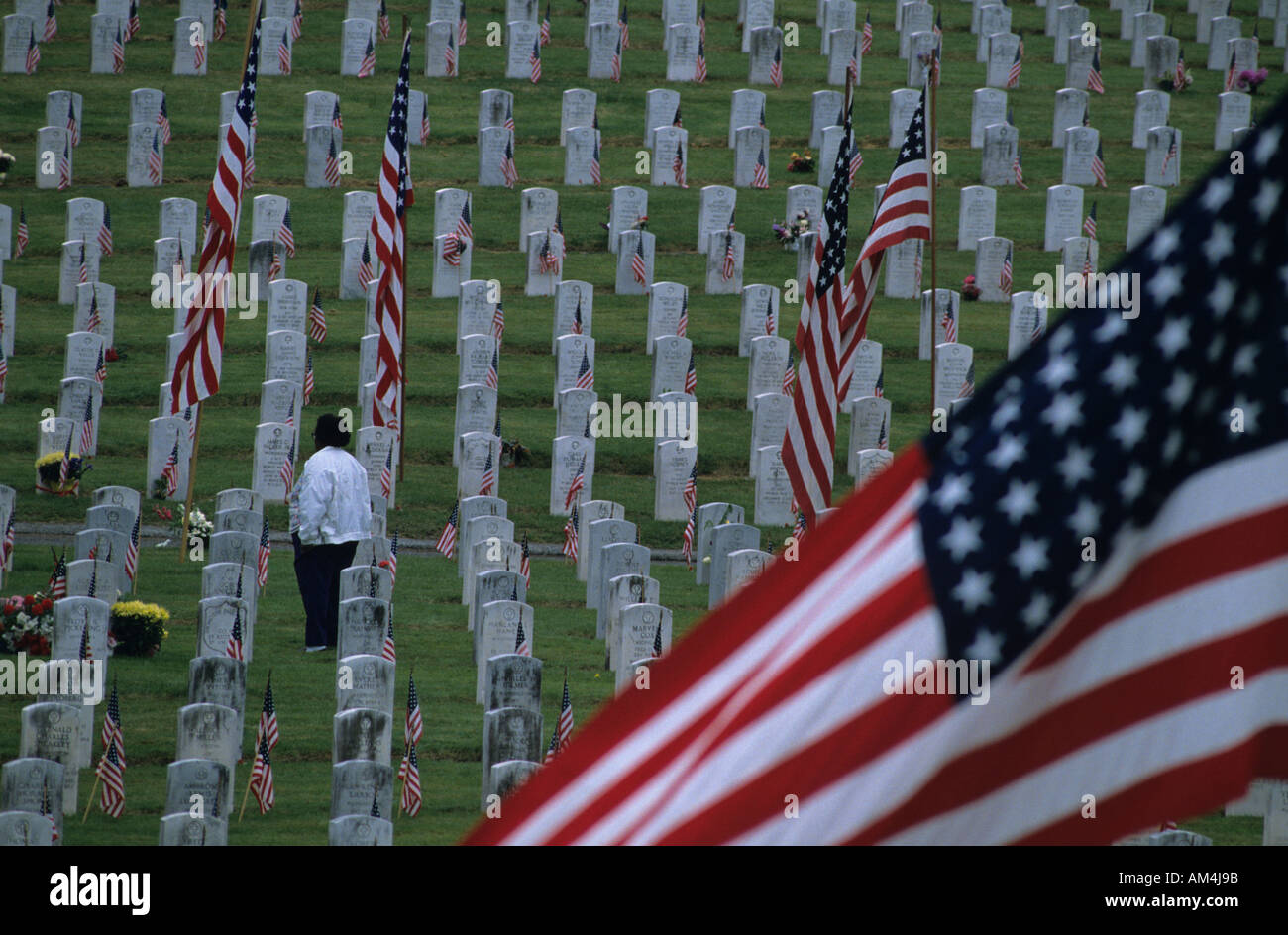 Grave stones with American flags Memorial Day services at Evergreen ...