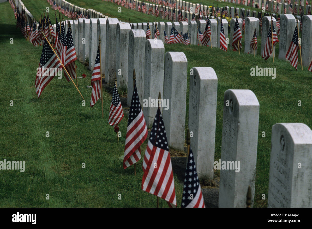 Grave stones with American flags Memorial Day services at Evergreen ...