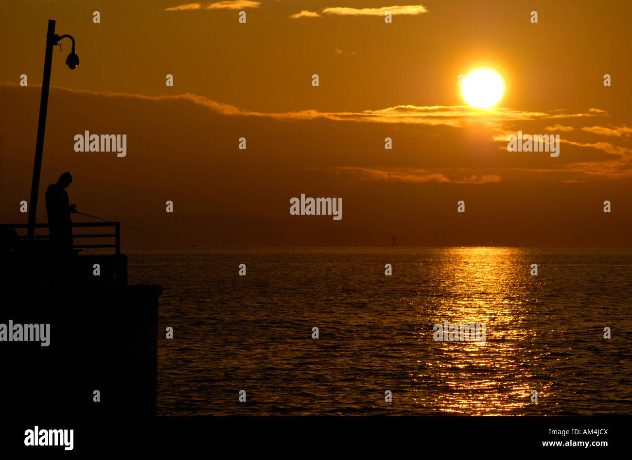 Off the pier hi-res stock photography and images - Alamy