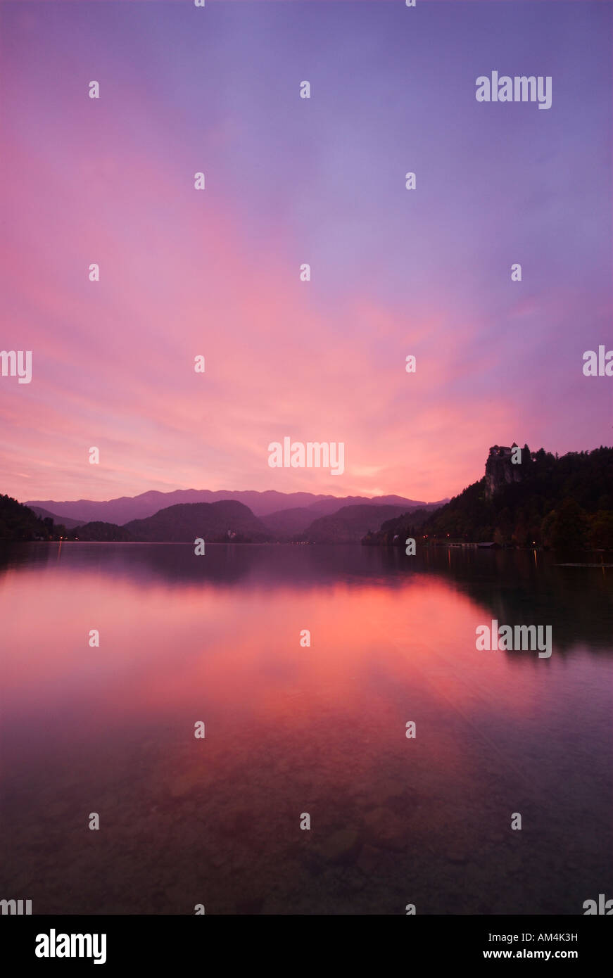 Stunning sunset on lake hi-res stock photography and images - Alamy