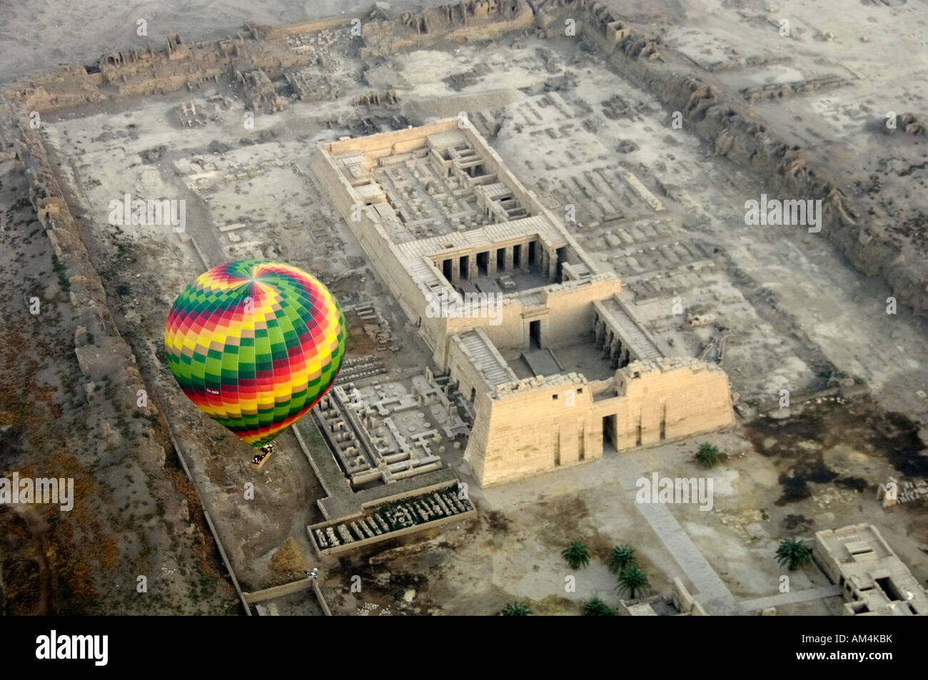 Egypt temple of medinet habu hi-res stock photography and images - Alamy