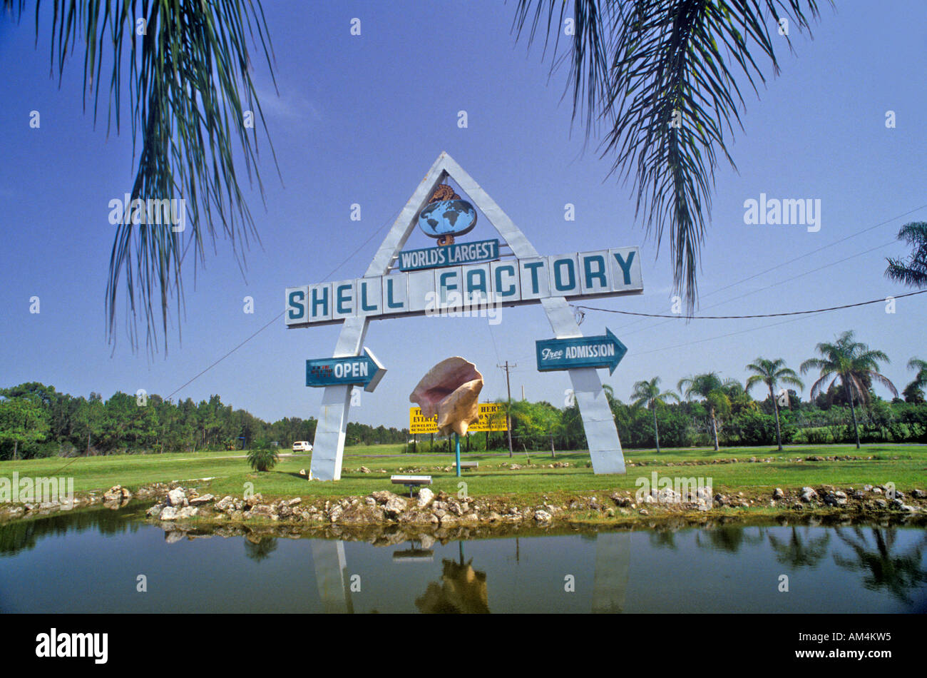 Shell factory hi-res stock photography and images - Alamy