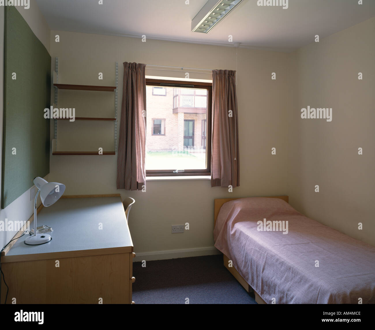 Student Housing, Loughborough University. Empty bedroom. Architect ... Student Housing, Loughborough University. Empty bedroom. Architect ...