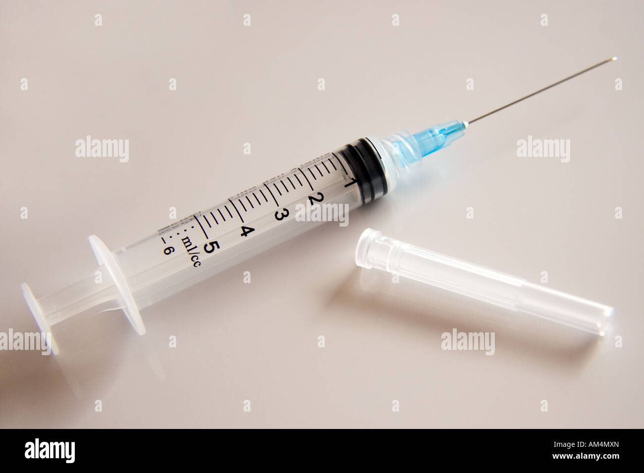 Syringe with needle Stock Photo - Alamy