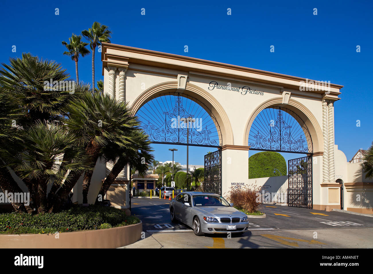 Paramount studios gate hi-res stock photography and images - Alamy