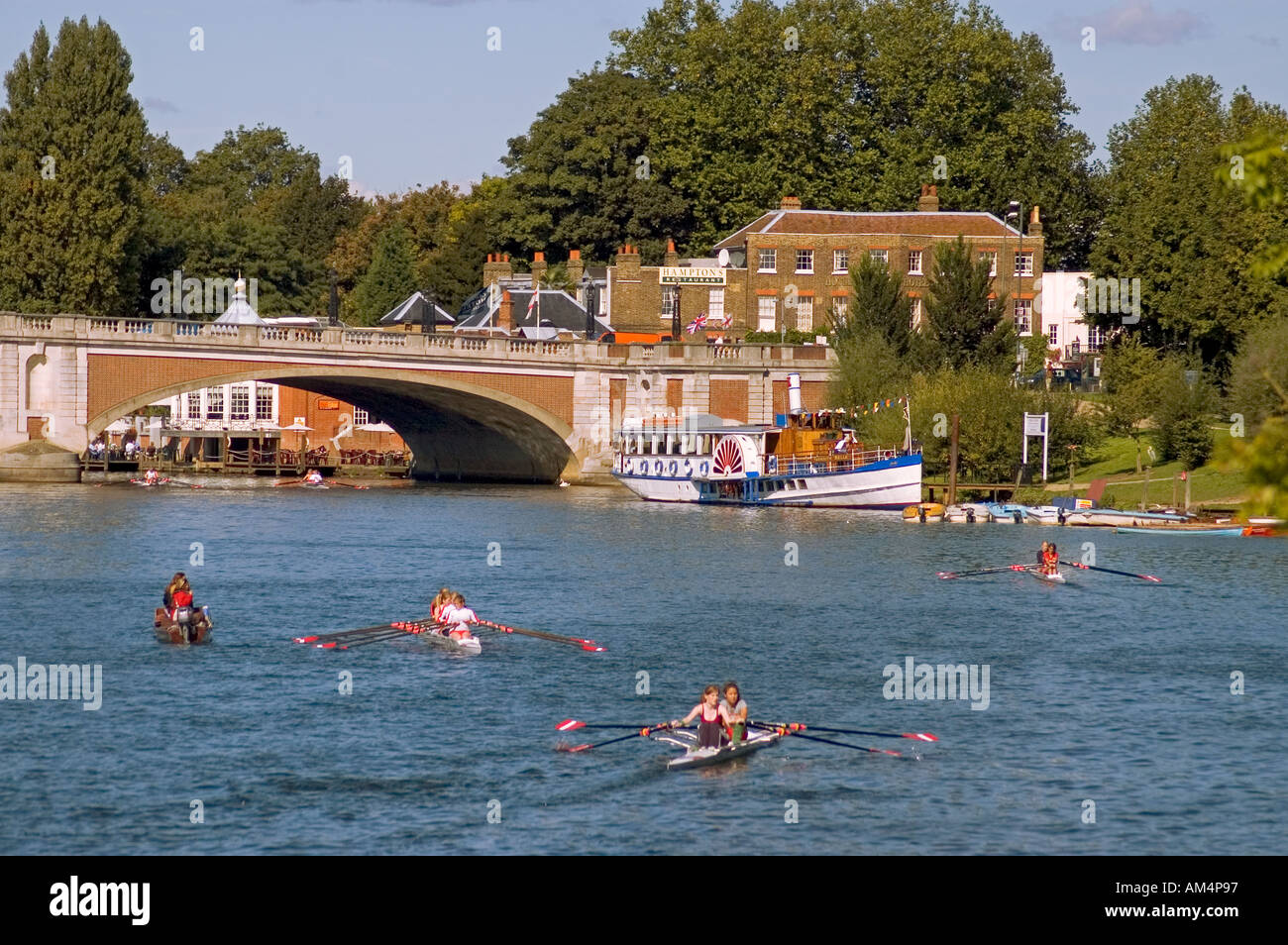 Thames rowing at hampton court hi-res stock photography and images - Alamy
