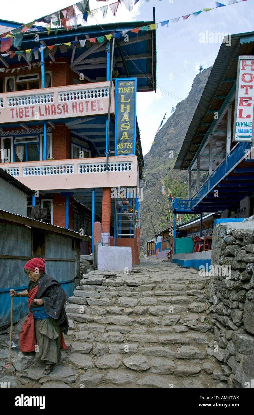 Chamje village. Annapurna circuit trek. Nepal Stock Photo - Alamy