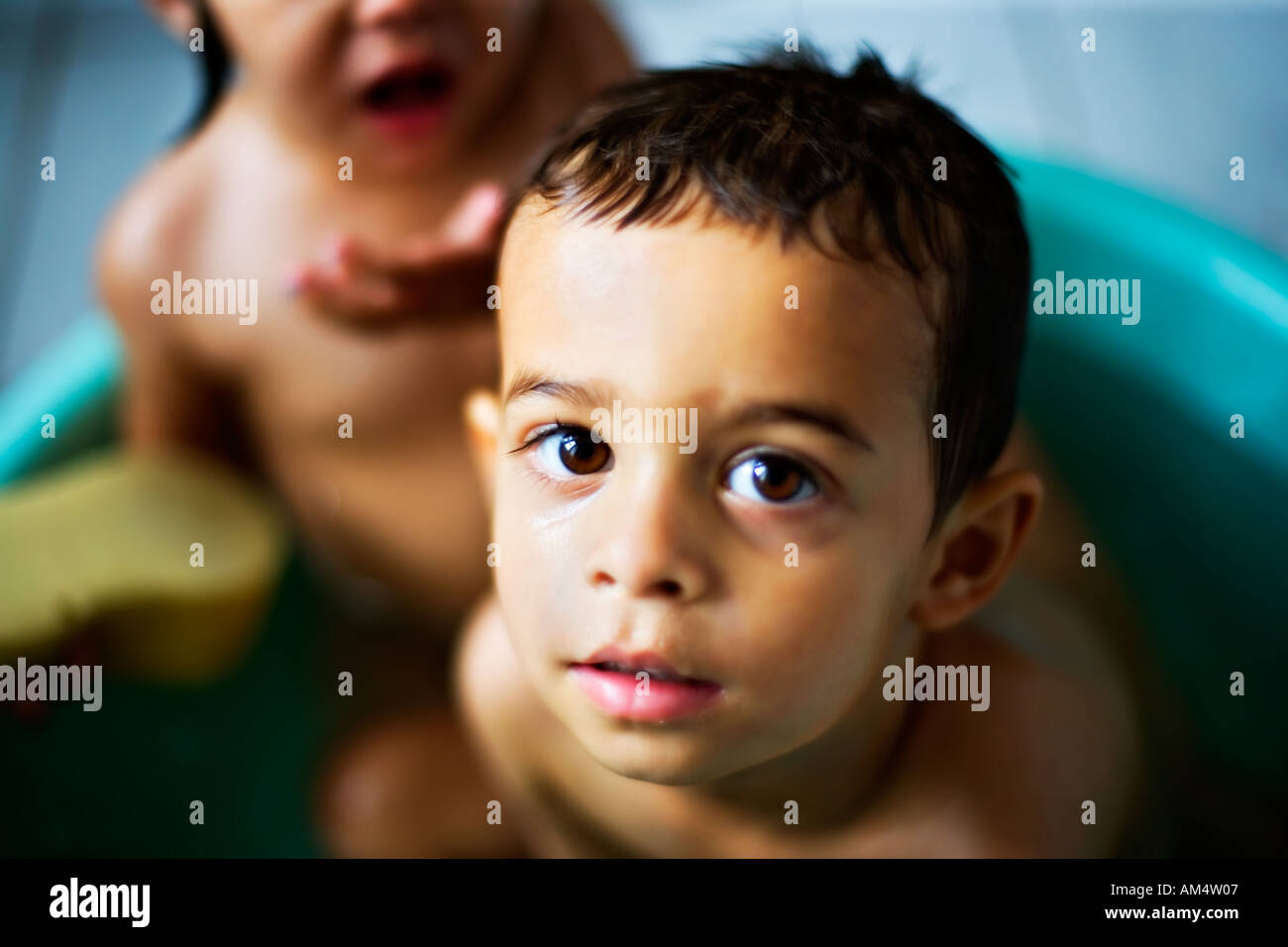 Brother and sister bath tub hi-res stock photography and images - Alamy