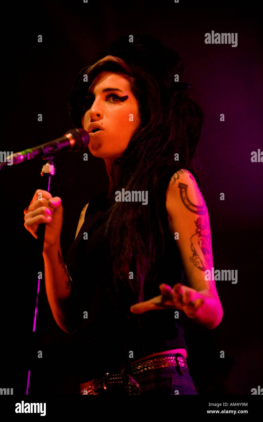 Amy winehouse hi-res stock photography and images - Alamy