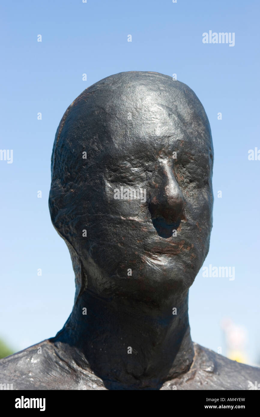 Antony gormley portrait hi-res stock photography and images - Alamy