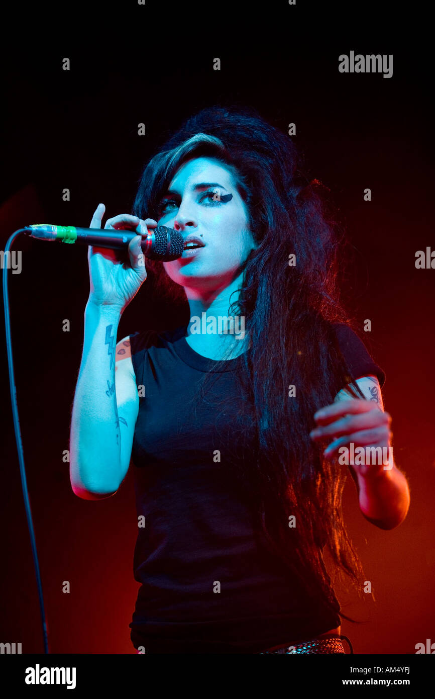 Amy winehouse hi-res stock photography and images - Alamy
