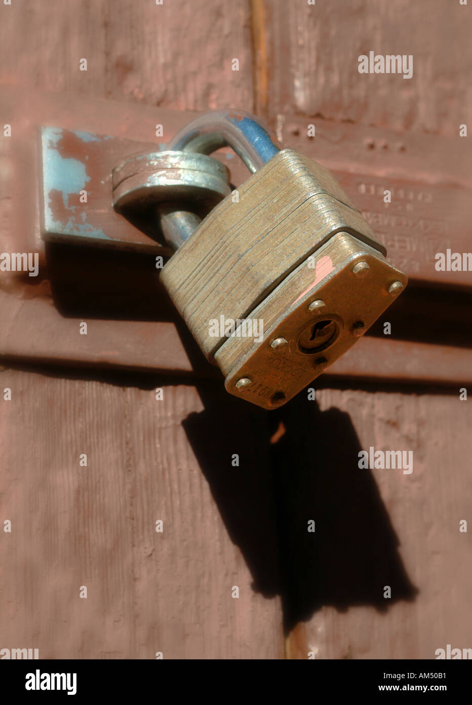 Pad lock hi-res stock photography and images - Alamy