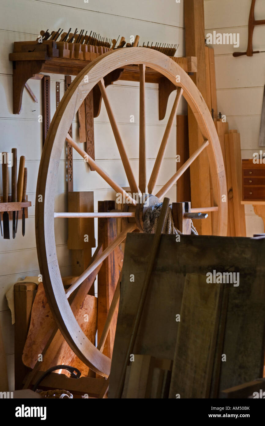 Wheel made by hand in Colonial Williamsburg carriage shop Stock Photo ...