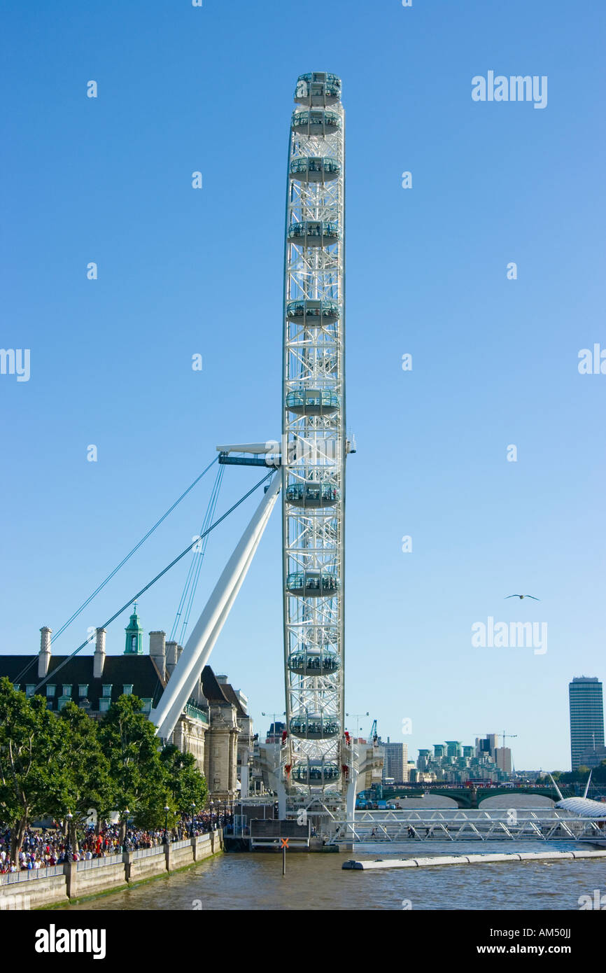 Side view of london city hall hi-res stock photography and images - Alamy