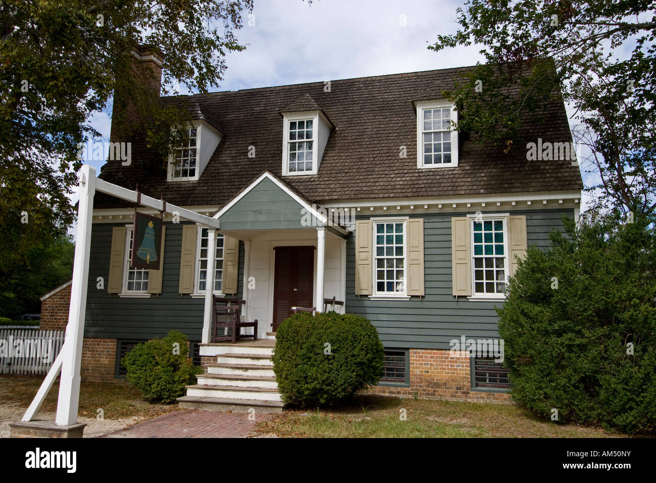 The Blue Bell house in Colonial Williamsburg Stock Photo - Alamy