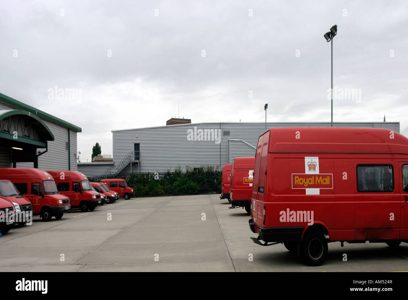 line of Post Office/Royal Mail Delivery vans Stock Photo - Alamy