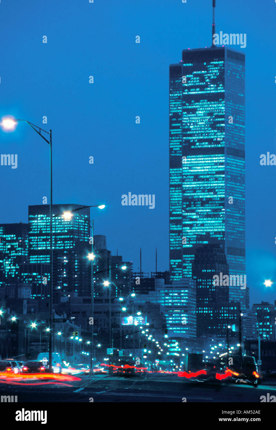 New York Twin towers at night pre 9/11 Stock Photo - Alamy