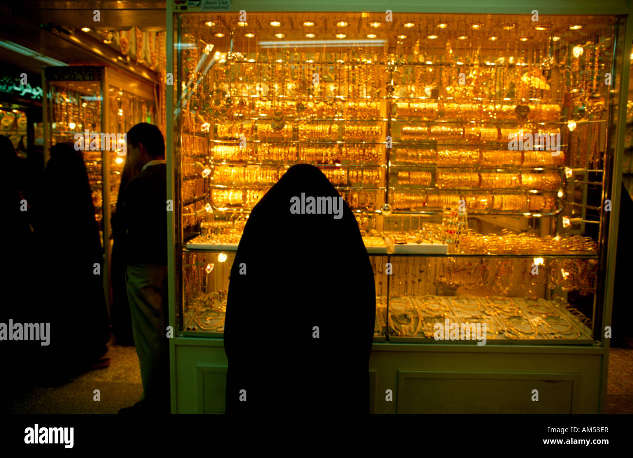 Kuwait City Kuwait Veiled Women At Gold Souk Stock Photo - Alamy