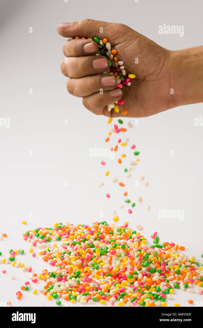 Object falling hi-res stock photography and images - Alamy