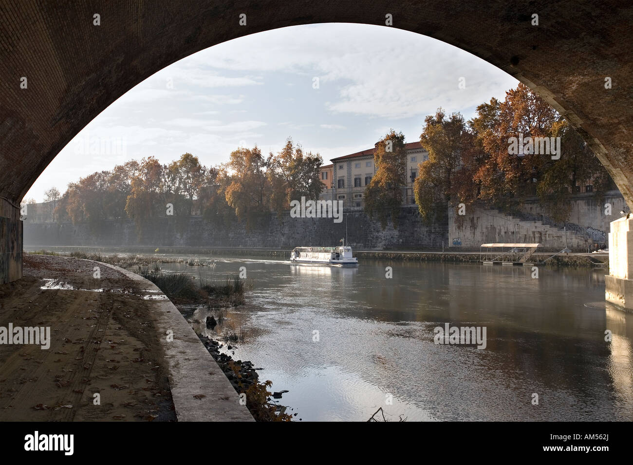 River Tiber, Rome, Italy Stock Photo - Alamy