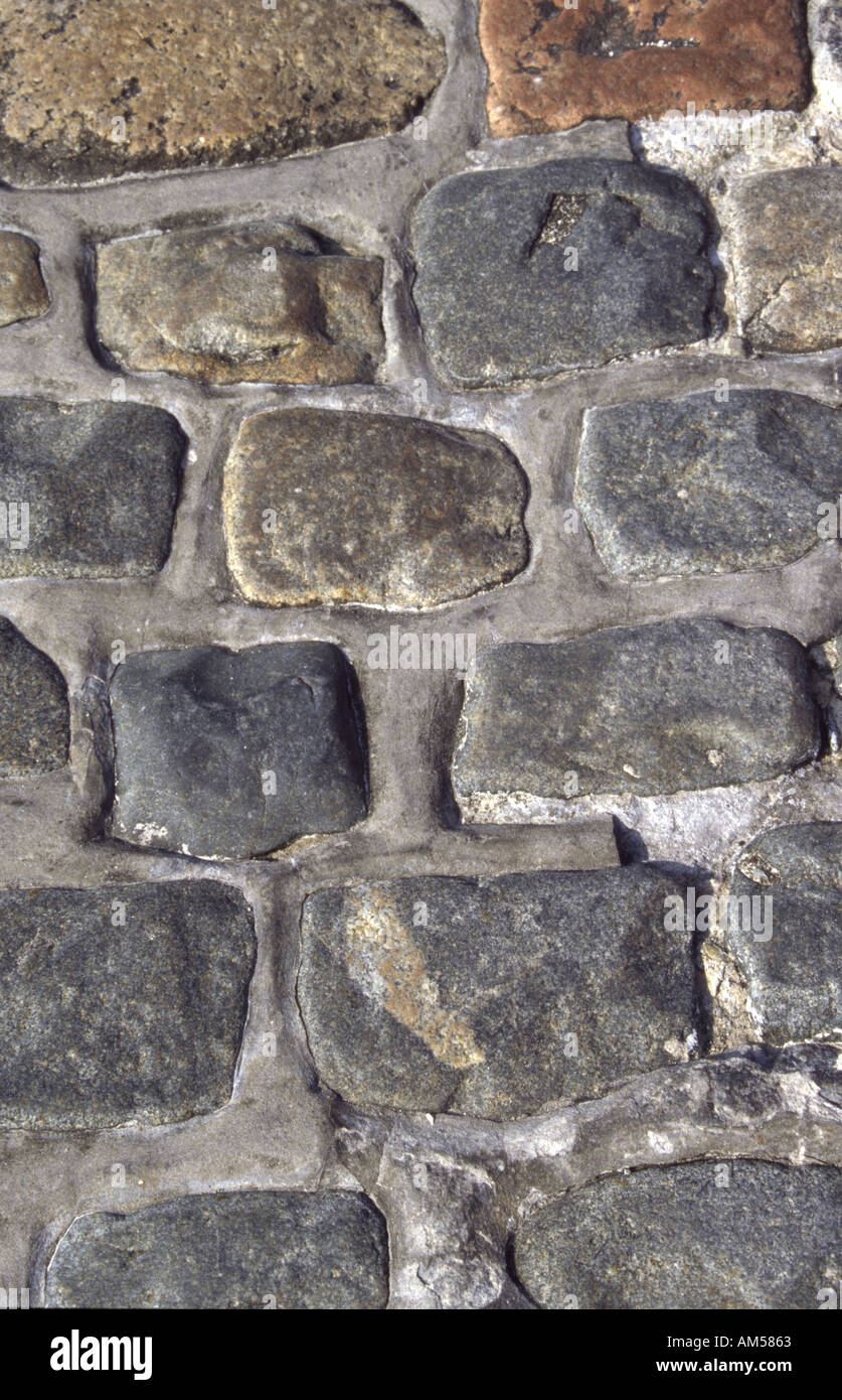 Alternate brick and stone hi-res stock photography and images - Alamy
