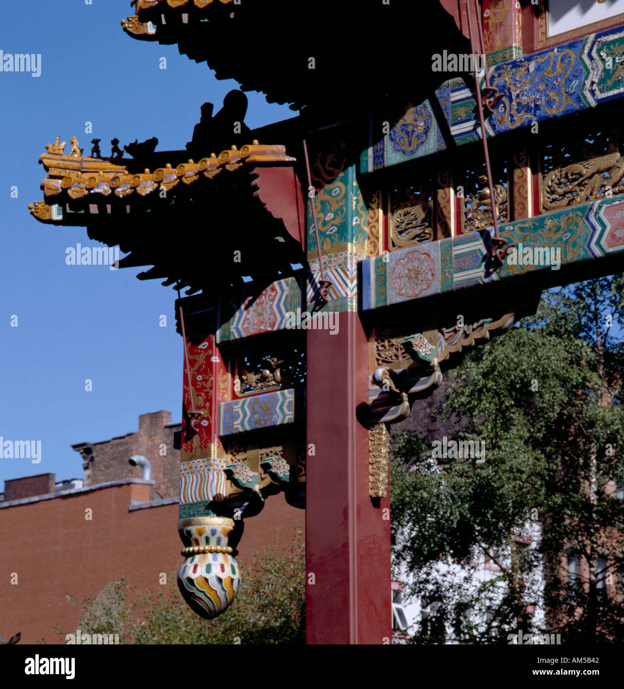 Manchester chinese arch detail hi-res stock photography and images - Alamy