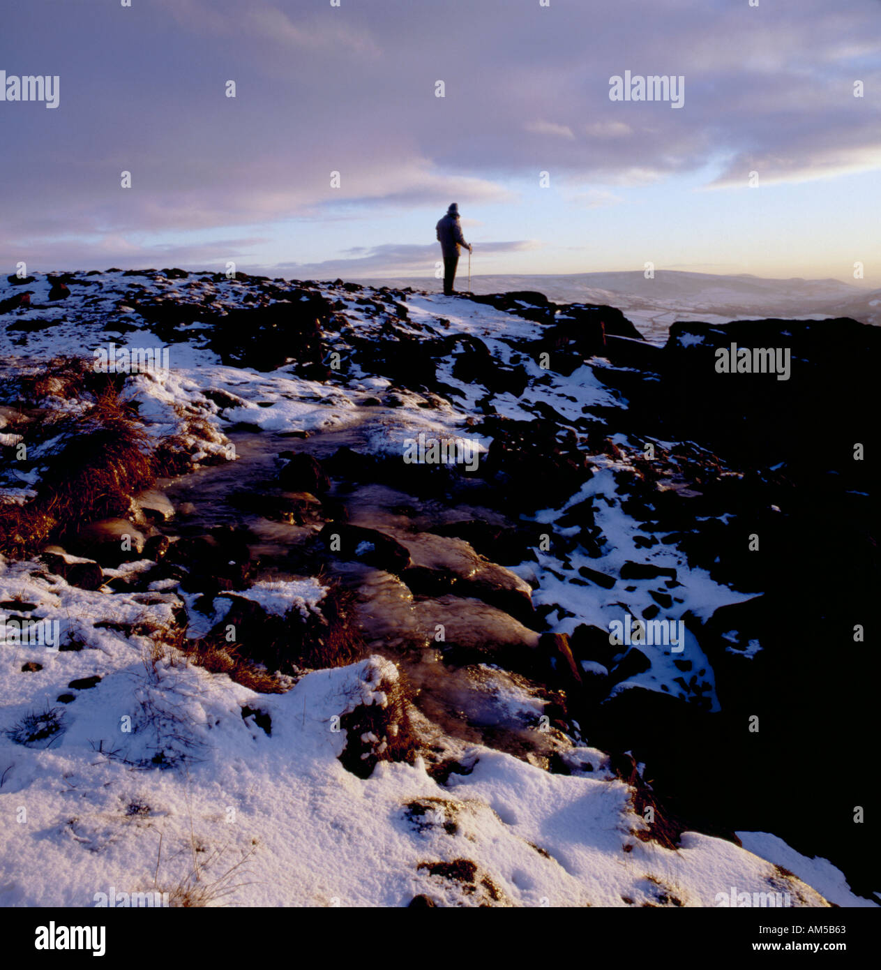 Standedge Moors in winter, above Diggle, Saddleworth, Peak District ...