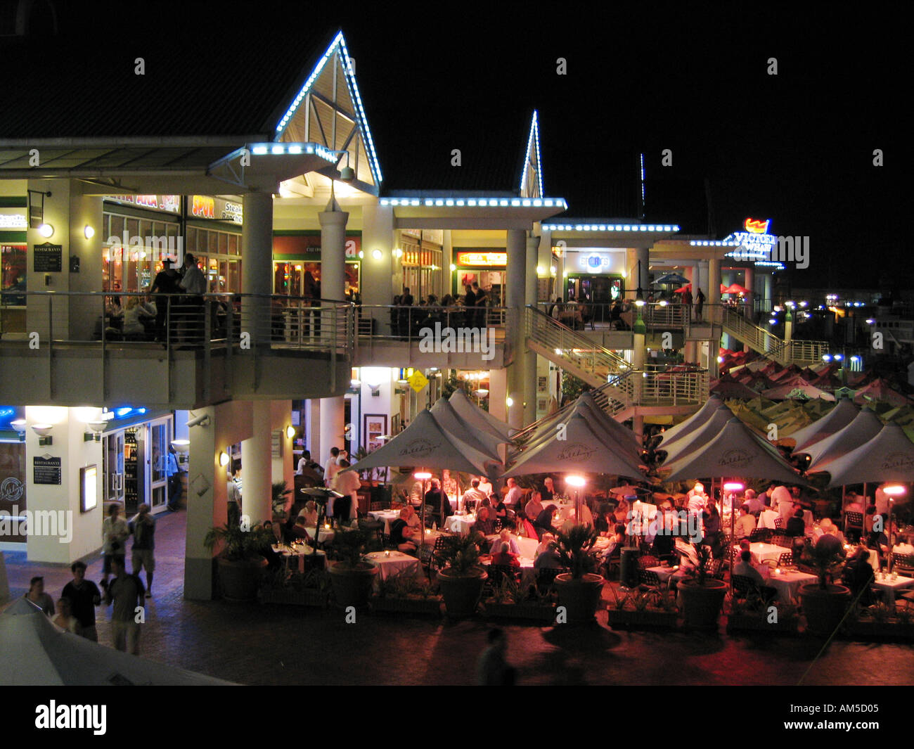Cape town nightlife south africa hi-res stock photography and images ...