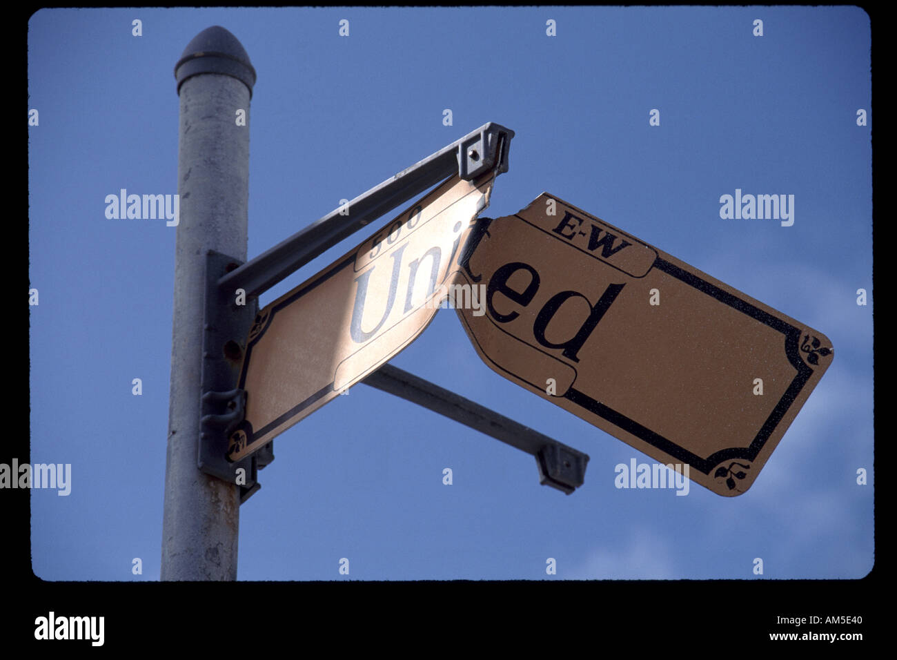 Broken sign hi-res stock photography and images - Alamy