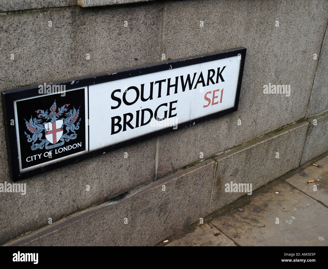 Sign for Southwark Bridge on the Southwark side London SE1 Stock Photo ...